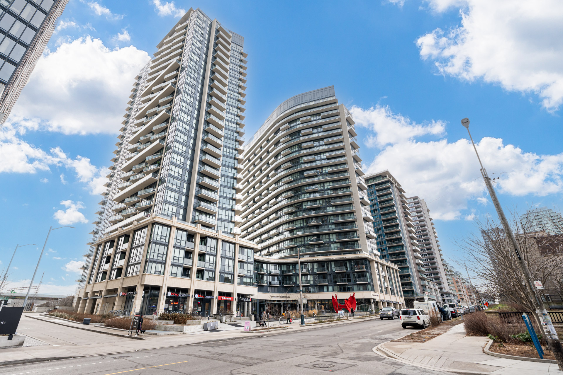 51 East Liberty Street 1207 - Living Toronto