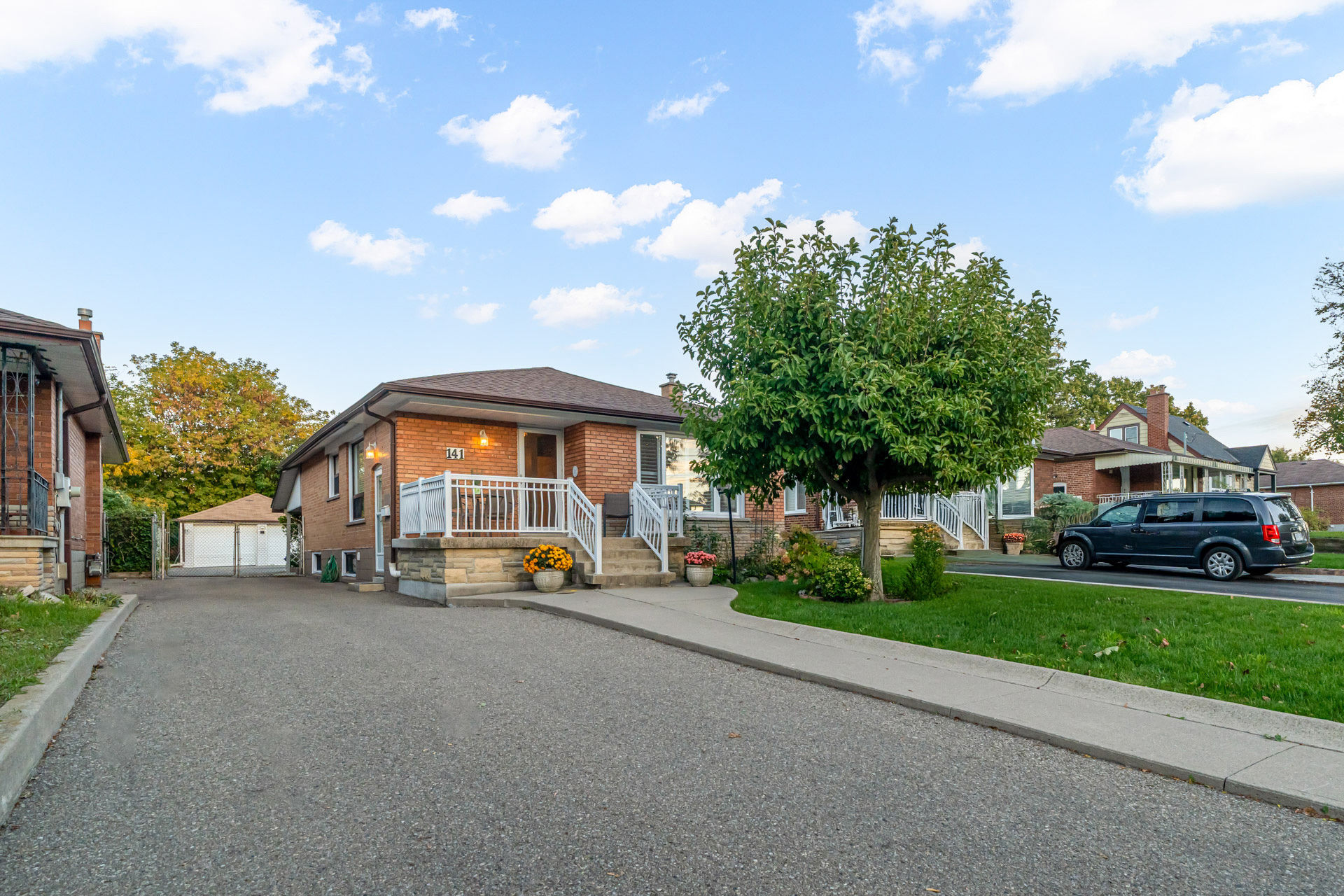 141 Brenda Crescent - Living Toronto